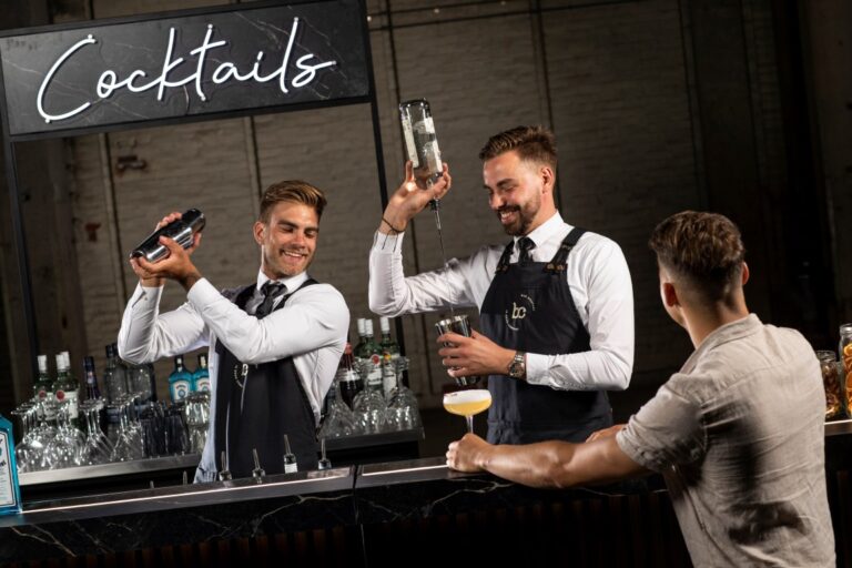 Een cocktailbar op jouw feest in huren? Lees hier alles!